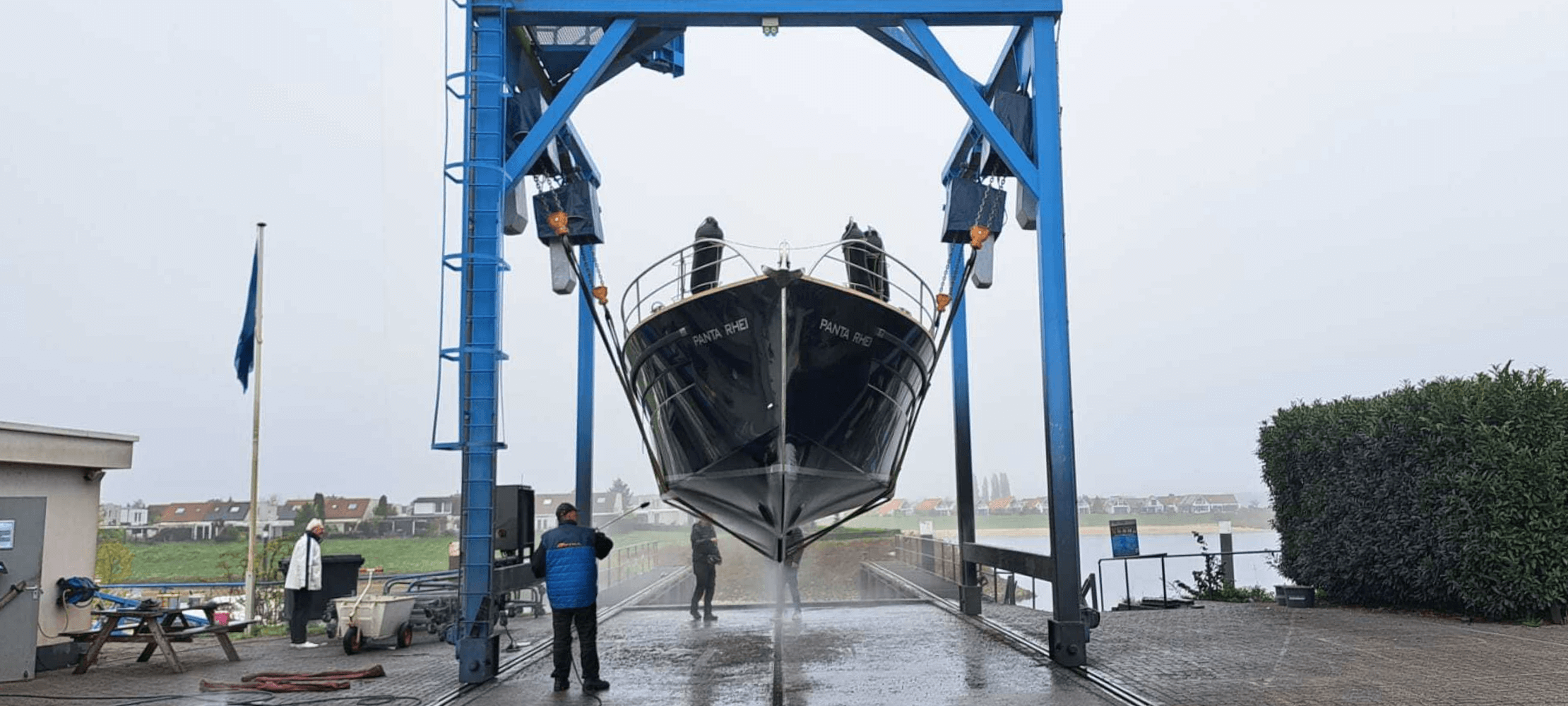 Het liften van honderden boten bij Jachthaven 't Eiland | Blog ...